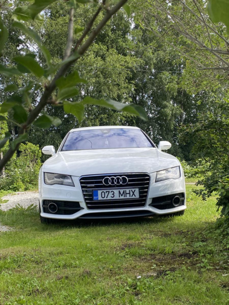 White Audi A7 Sportback 2011 in Narva, with an engine capacity of 0.00 L and mileage of 272 thousand km for 12500 €, photo 3 on AUTOMOTO.COM.LV