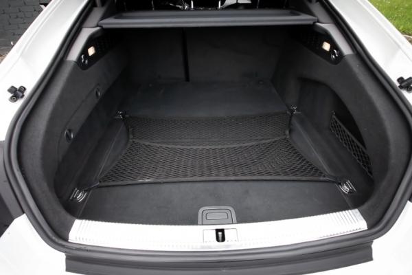 White Audi A7 Sportback 2014 in Riga, with an engine capacity of 3.00 L and mileage of 250 thousand km for 20900 €, photo 2 on AUTOMOTO.COM.LV