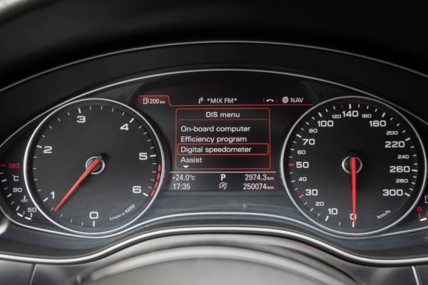 White Audi A7 Sportback 2014 in Riga, with an engine capacity of 3.00 L and mileage of 250 thousand km for 20900 €, photo 9 on AUTOMOTO.COM.LV