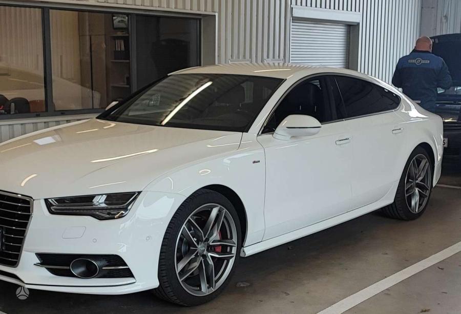 White Audi A7 Sportback 2015 in Vilnius, with an engine capacity of 3.00 L and mileage of 217 thousand km for 18200 €, photo 3 on AUTOMOTO.COM.LV