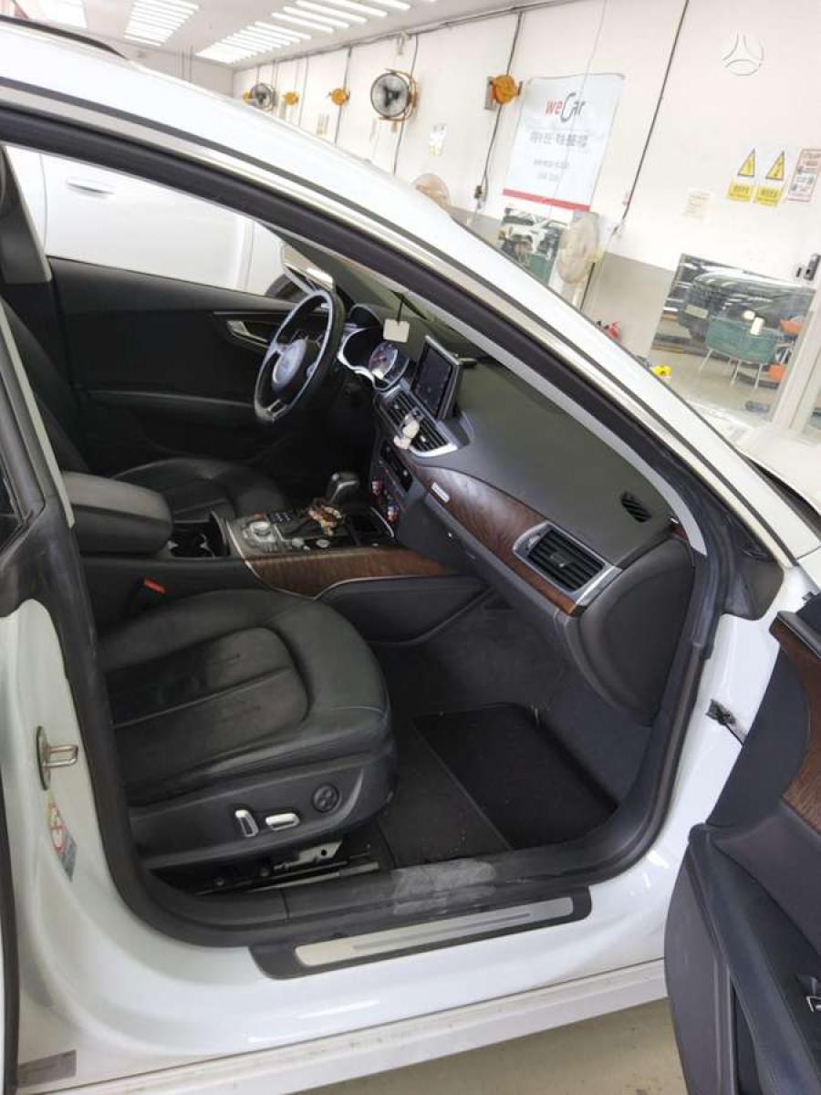 White Audi A7 Sportback 2016 in Kaunas, with an engine capacity of 0.00 L and mileage of 139 thousand km for 16300 €, photo 7 on AUTOMOTO.COM.LV