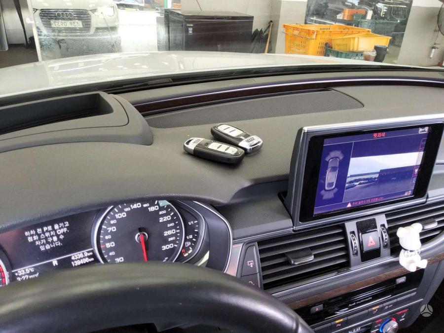 White Audi A7 Sportback 2016 in Kaunas, with an engine capacity of 0.00 L and mileage of 139 thousand km for 16300 €, photo 9 on AUTOMOTO.COM.LV