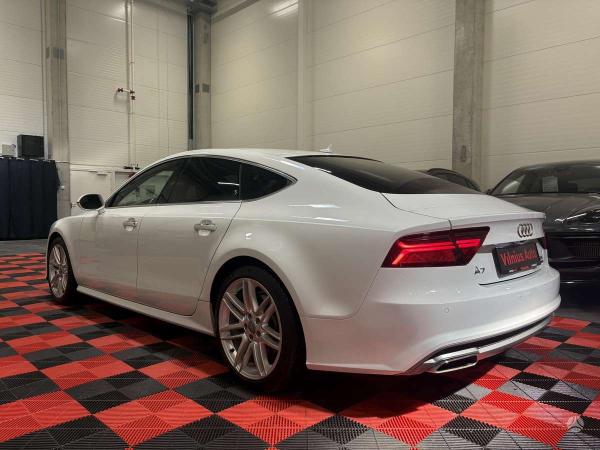 White Audi A7 Sportback 2017 in Vilnius, with an engine capacity of 3.00 L and mileage of 182 thousand km for 13900 €, photo 7 on AUTOMOTO.COM.LV
