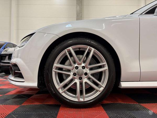 White Audi A7 Sportback 2017 in Vilnius, with an engine capacity of 3.00 L and mileage of 182 thousand km for 13900 €, photo 10 on AUTOMOTO.COM.LV