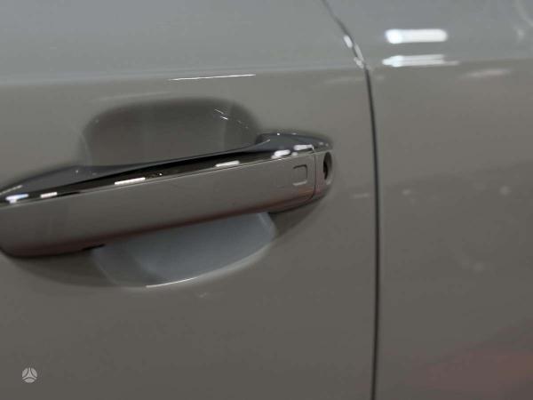 White Audi A7 Sportback 2017 in Vilnius, with an engine capacity of 3.00 L and mileage of 182 thousand km for 13900 €, photo 11 on AUTOMOTO.COM.LV