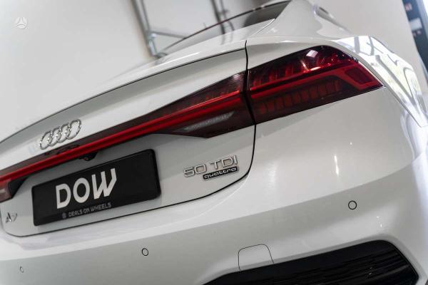 White Audi A7 Sportback 2018 in Vilnius, with an engine capacity of 2.97 L and mileage of 193 thousand km for 32900 €, photo 8 on AUTOMOTO.COM.LV