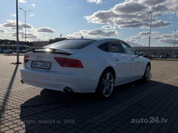 White Audi A7 Sportback 2011 in Riga, with an engine capacity of 3.00 L and mileage of 246 thousand km for 11300 €, photo 2 on AUTOMOTO.COM.LV