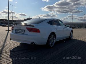 White Audi A7 Sportback 2011 in Riga, with an engine capacity of 3.00 L and mileage of 246 thousand km for 11300 €, photo 3 on AUTOMOTO.COM.LV