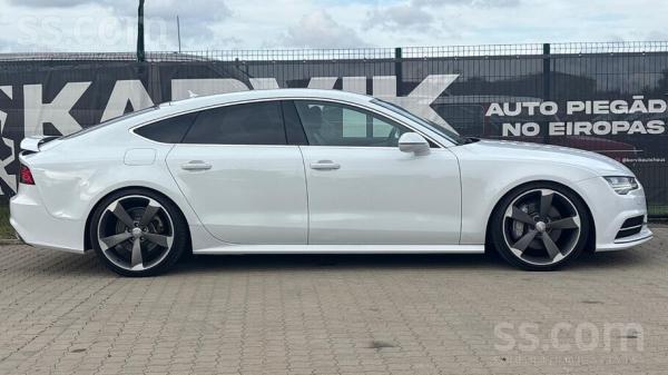 White Audi A7 Sportback 2015 in Liepaja, with an engine capacity of 3.00 L and mileage of 237 thousand km for 16500 €, photo 3 on AUTOMOTO.COM.LV