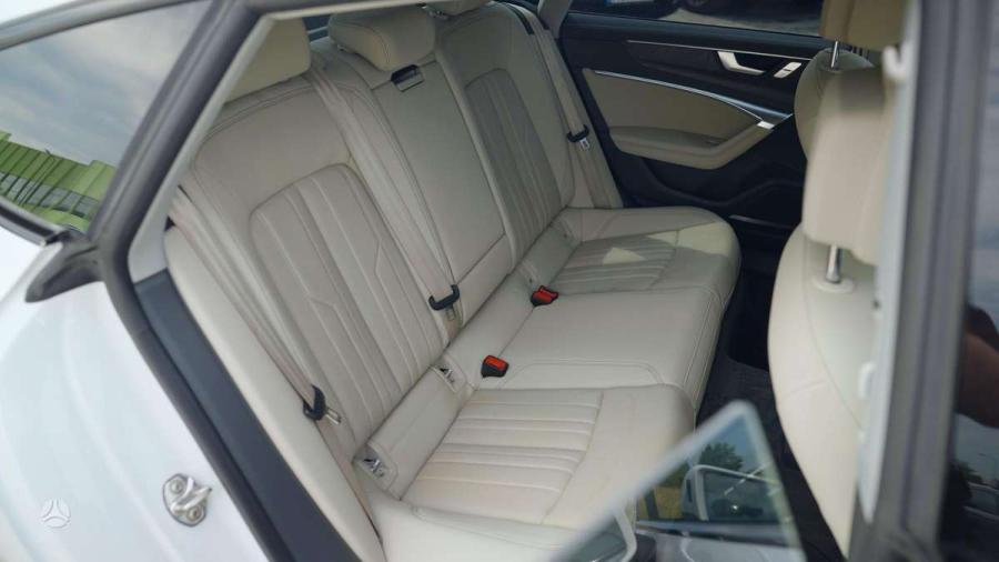 White Audi A7 Sportback 2019 in Vilnius, with an engine capacity of 3.00 L and mileage of 160 thousand km for 39990 €, photo 16 on AUTOMOTO.COM.LV
