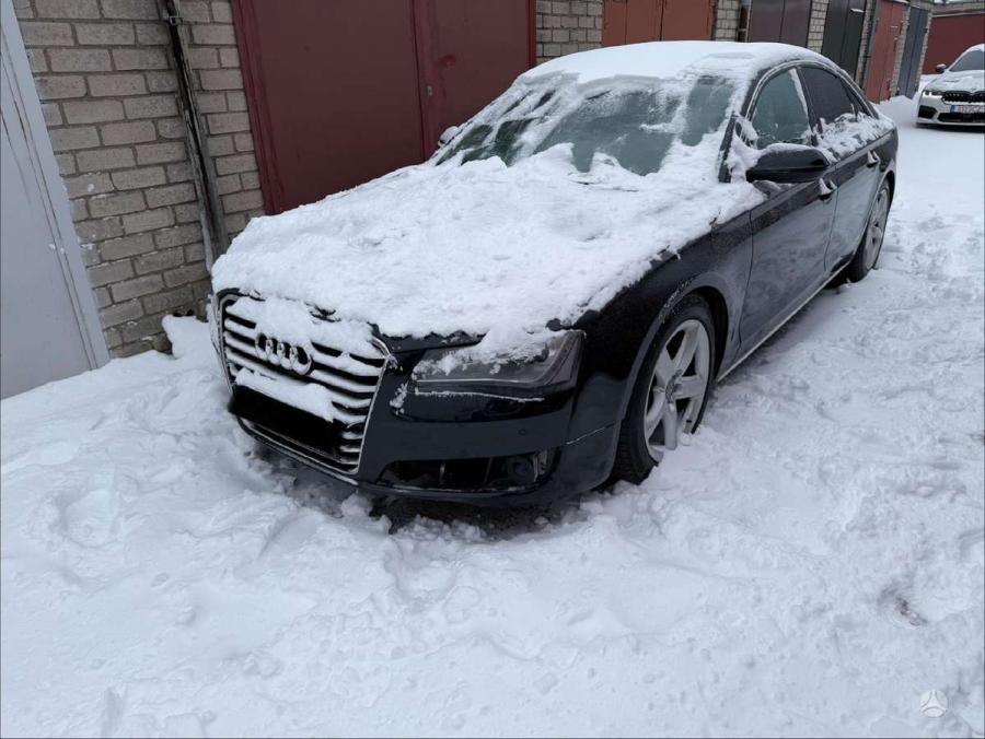 Black Audi A8 2011 in Klaipeda, with an engine capacity of 3.00 L and mileage of 290 thousand km for 5100 €, photo 13 on AUTOMOTO.COM.LV