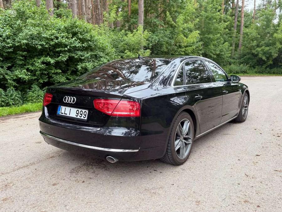 Black Audi A8 2012 in Vilnius, with an engine capacity of 3.00 L and mileage of 343 thousand km for 9250 €, photo 8 on AUTOMOTO.COM.LV