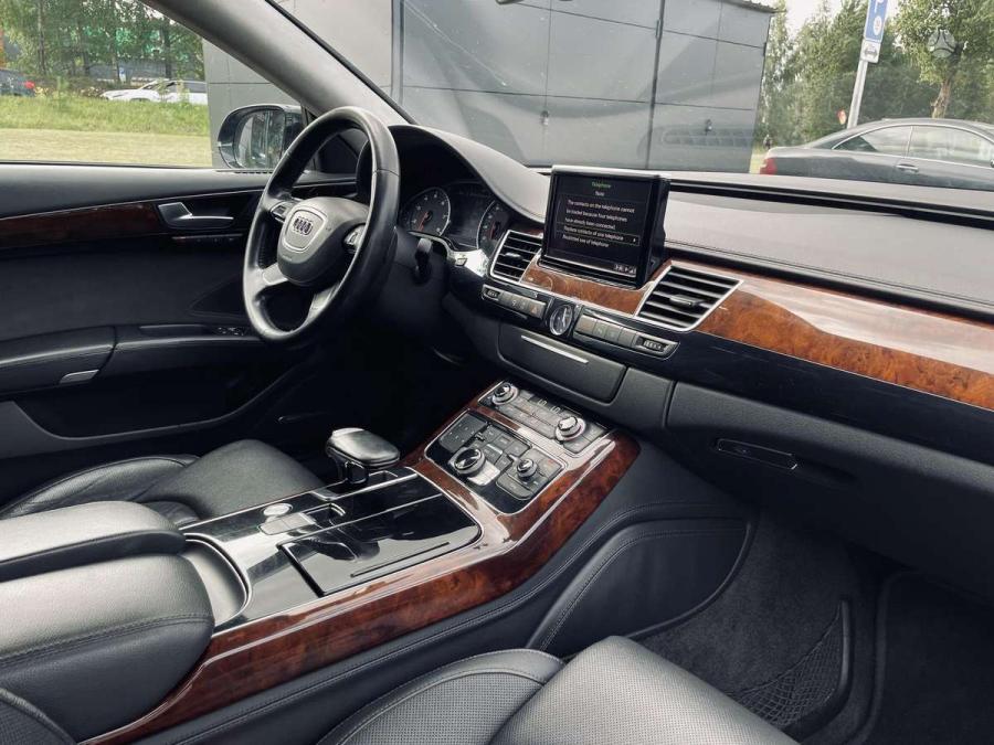 Melns Audi A8 2012 Viļņa, ar dzinēja tilpumu 4.16 L un nobraukumu 297 tūkst. km par 12100 €, foto 8 vietnē AUTOMOTO.COM.LV