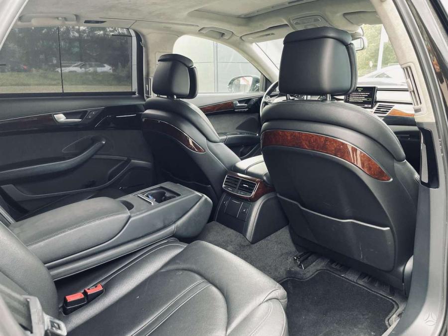 Melns Audi A8 2012 Viļņa, ar dzinēja tilpumu 4.16 L un nobraukumu 297 tūkst. km par 12100 €, foto 11 vietnē AUTOMOTO.COM.LV