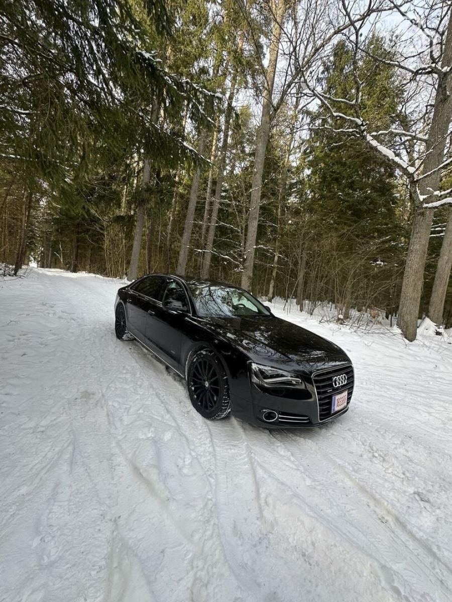 Black Audi A8 2013 in Kaunas, with an engine capacity of 4.00 L and mileage of 232 thousand km for 14600 €, photo 5 on AUTOMOTO.COM.LV