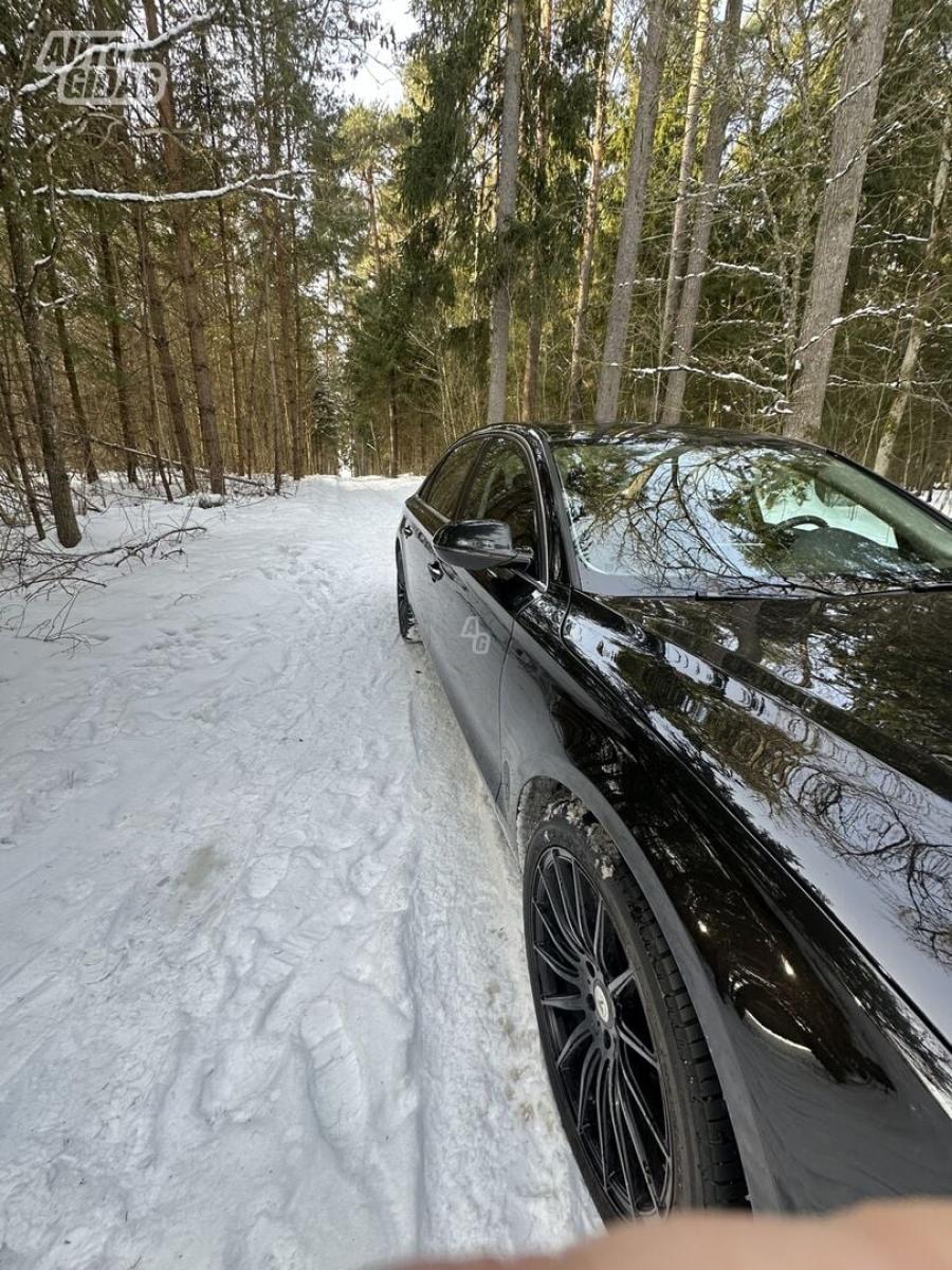 Black Audi A8 2013 in Kaunas, with an engine capacity of 4.00 L and mileage of 232 thousand km for 14600 €, photo 26 on AUTOMOTO.COM.LV