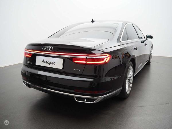 Black Audi A8 2019 in Vilnius, with an engine capacity of 2.97 L and mileage of 132 thousand km for 36500 €, photo 4 on AUTOMOTO.COM.LV