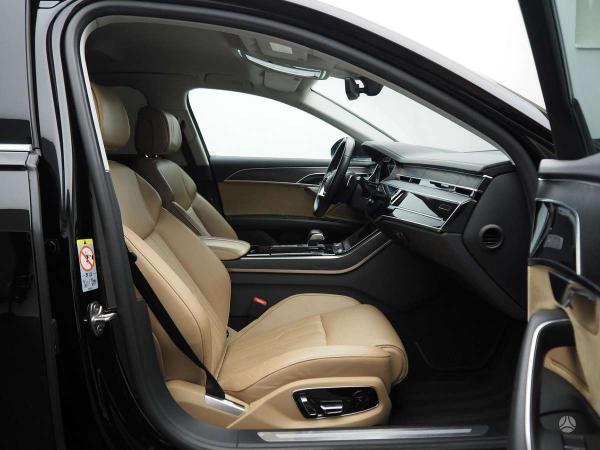 Black Audi A8 2019 in Vilnius, with an engine capacity of 2.97 L and mileage of 132 thousand km for 36500 €, photo 10 on AUTOMOTO.COM.LV