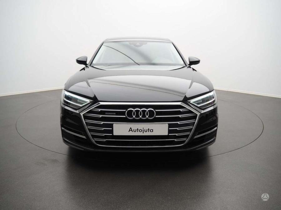 Black Audi A8 2019 in Vilnius, with an engine capacity of 2.97 L and mileage of 132 thousand km for 36500 €, photo 3 on AUTOMOTO.COM.LV