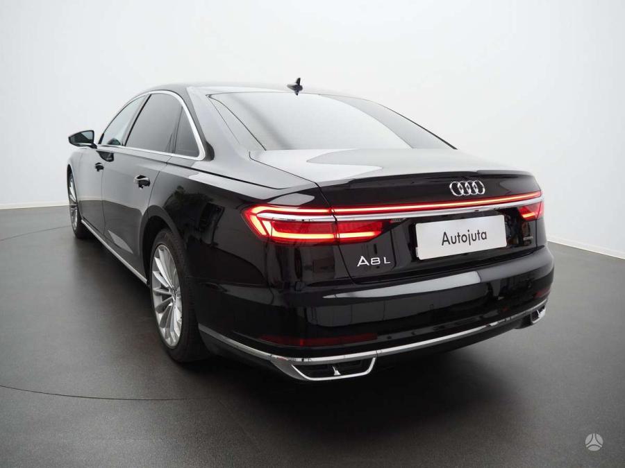 Black Audi A8 2019 in Vilnius, with an engine capacity of 2.97 L and mileage of 132 thousand km for 36500 €, photo 7 on AUTOMOTO.COM.LV