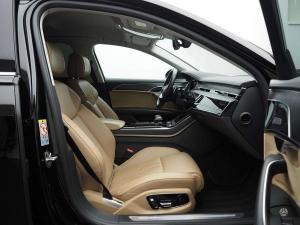 Black Audi A8 2019 in Vilnius, with an engine capacity of 2.97 L and mileage of 132 thousand km for 36500 €, photo 11 on AUTOMOTO.COM.LV