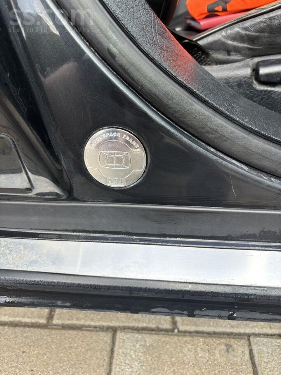 Melns Audi A8 1997 Bauska, ar dzinēja tilpumu 2.50 L un nobraukumu 367 tūkst. km par 3950 €, foto 13 vietnē AUTOMOTO.COM.LV