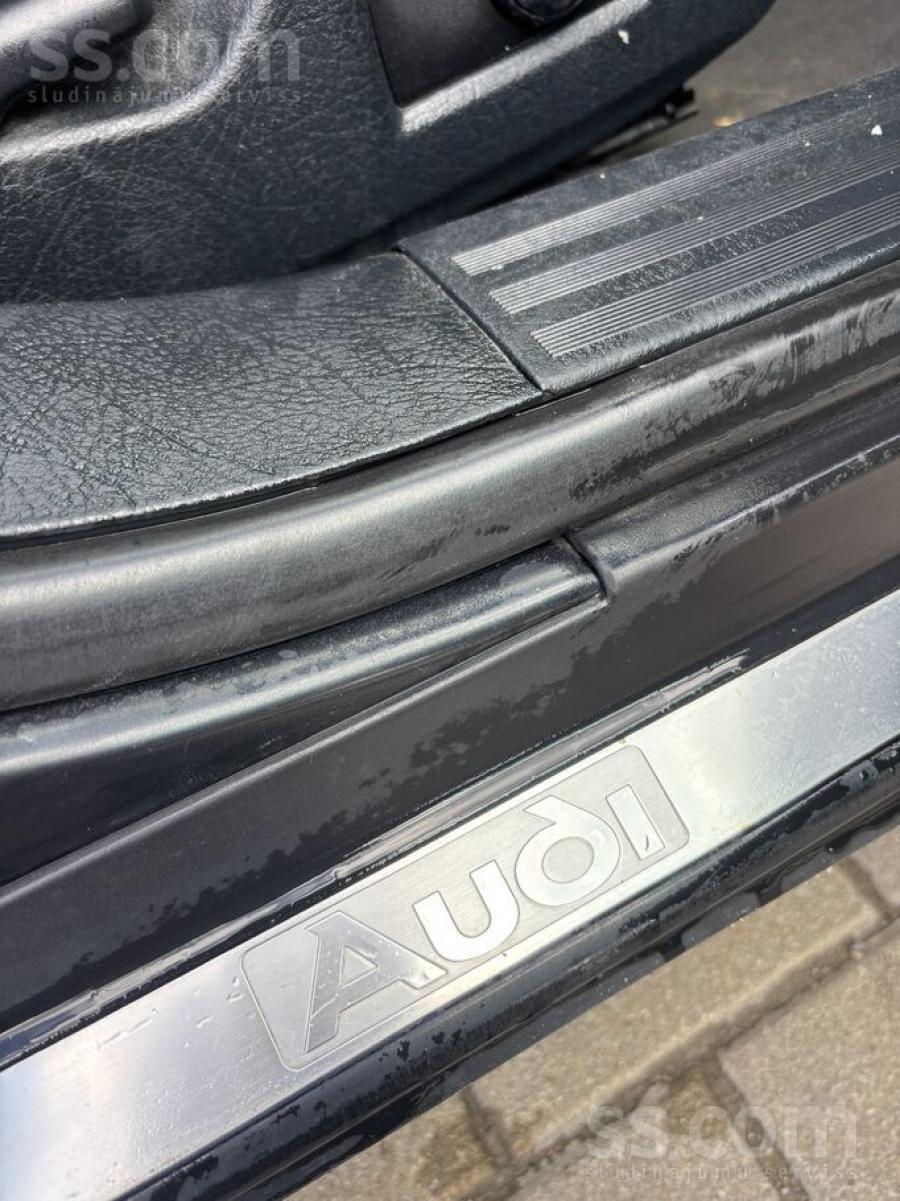 Melns Audi A8 1997 Bauska, ar dzinēja tilpumu 2.50 L un nobraukumu 367 tūkst. km par 3950 €, foto 15 vietnē AUTOMOTO.COM.LV