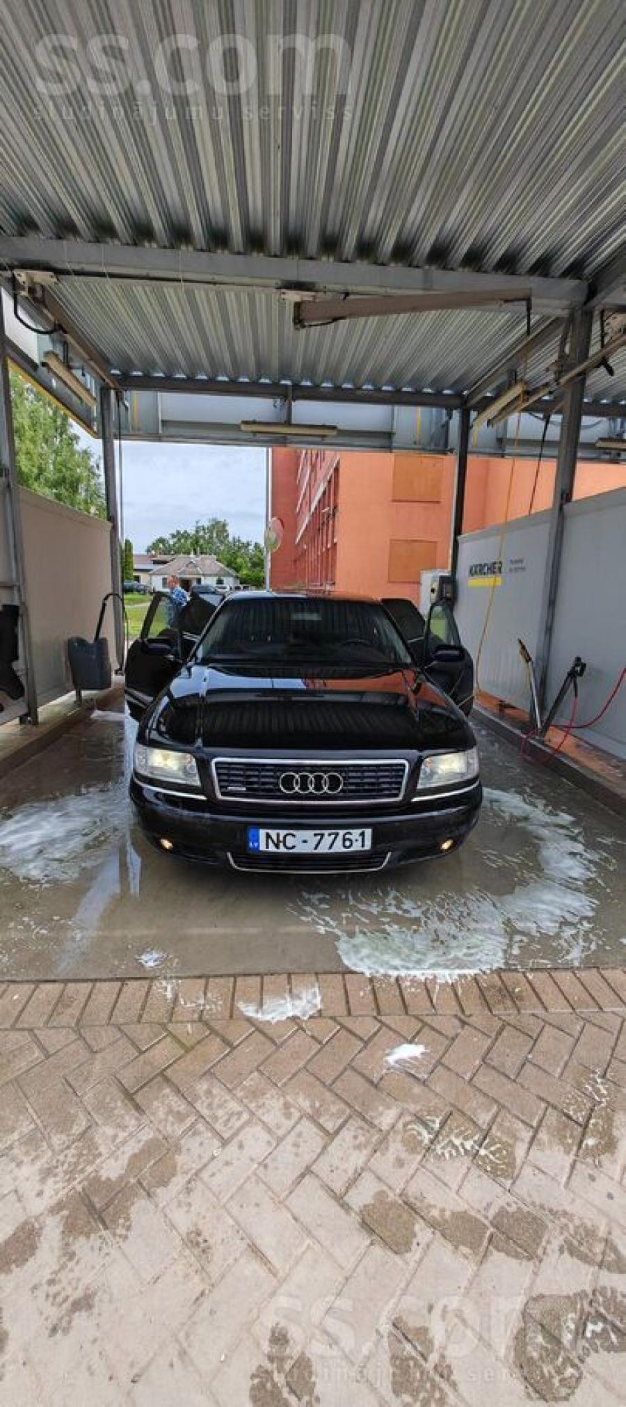 Melns Audi A8 1999 Daugavpils, ar dzinēja tilpumu 4.20 L un nobraukumu 361 tūkst. km par 5400 €, foto 11 vietnē AUTOMOTO.COM.LV