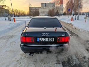 Black Audi A8 2000 in Vilnius, with an engine capacity of 2.77 L and mileage of 276 thousand km for 3800 €, photo 4 on AUTOMOTO.COM.LV