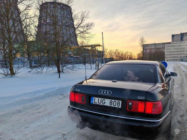 Black Audi A8 2000 in Vilnius, with an engine capacity of 2.77 L and mileage of 276 thousand km for 3800 €, photo 5 on AUTOMOTO.COM.LV