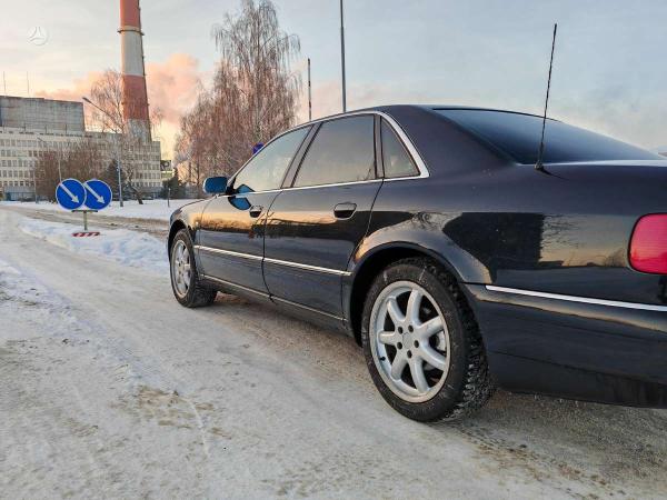 Black Audi A8 2000 in Vilnius, with an engine capacity of 2.77 L and mileage of 276 thousand km for 3800 €, photo 6 on AUTOMOTO.COM.LV