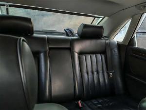 Black Audi A8 2000 in Vilnius, with an engine capacity of 2.77 L and mileage of 276 thousand km for 3800 €, photo 16 on AUTOMOTO.COM.LV