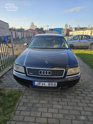 Melns Audi A8 2000 Viļņa, ar dzinēja tilpumu 2.50 L un nobraukumu 350 tūkst. km par 950 €, foto  vietnē AUTOMOTO.COM.LV