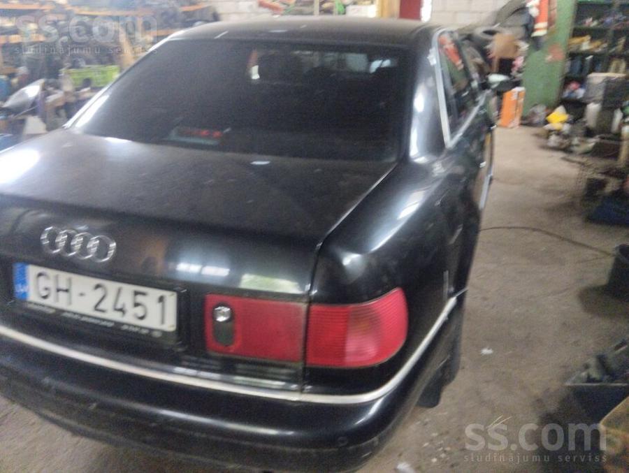 Black Audi A8 2002 in Daugavpils, with an engine capacity of 3.70 L and mileage of 398 thousand km for 2000 €, photo 1 on AUTOMOTO.COM.LV