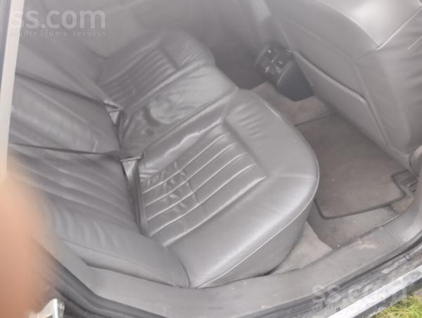 Black Audi A8 2002 in Daugavpils, with an engine capacity of 3.70 L and mileage of 398 thousand km for 2000 €, photo 7 on AUTOMOTO.COM.LV