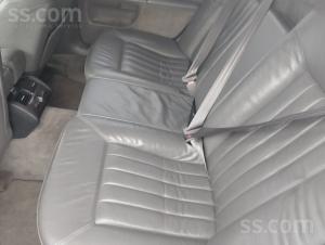 Black Audi A8 2002 in Daugavpils, with an engine capacity of 3.70 L and mileage of 398 thousand km for 2000 €, photo 10 on AUTOMOTO.COM.LV
