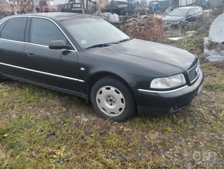 Black Audi A8 2002 in Daugavpils, with an engine capacity of 3.70 L and mileage of 398 thousand km for 2000 €, photo 11 on AUTOMOTO.COM.LV
