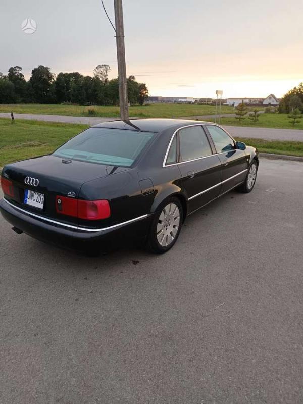 Black Audi A8 2002 in Kaunas, with an engine capacity of 4.20 L and mileage of 469 thousand km for 3990 €, photo 3 on AUTOMOTO.COM.LV