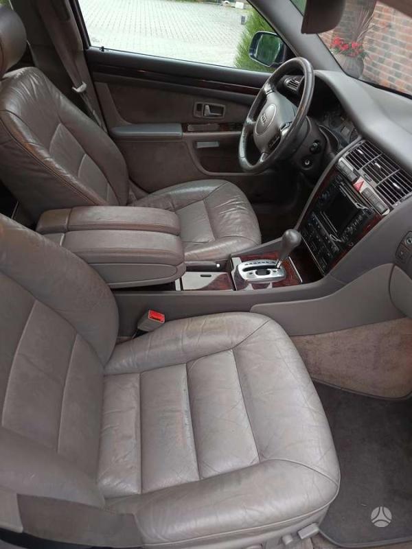Black Audi A8 2002 in Kaunas, with an engine capacity of 4.20 L and mileage of 469 thousand km for 3990 €, photo 9 on AUTOMOTO.COM.LV