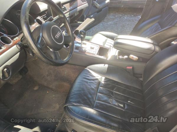 Черный Ауди А8 2003 в Таллин, объемом двигателя 4.20 л и пробегом 299 тыс. км за 1900 €, фото 5 на AUTOMOTO.COM.LV