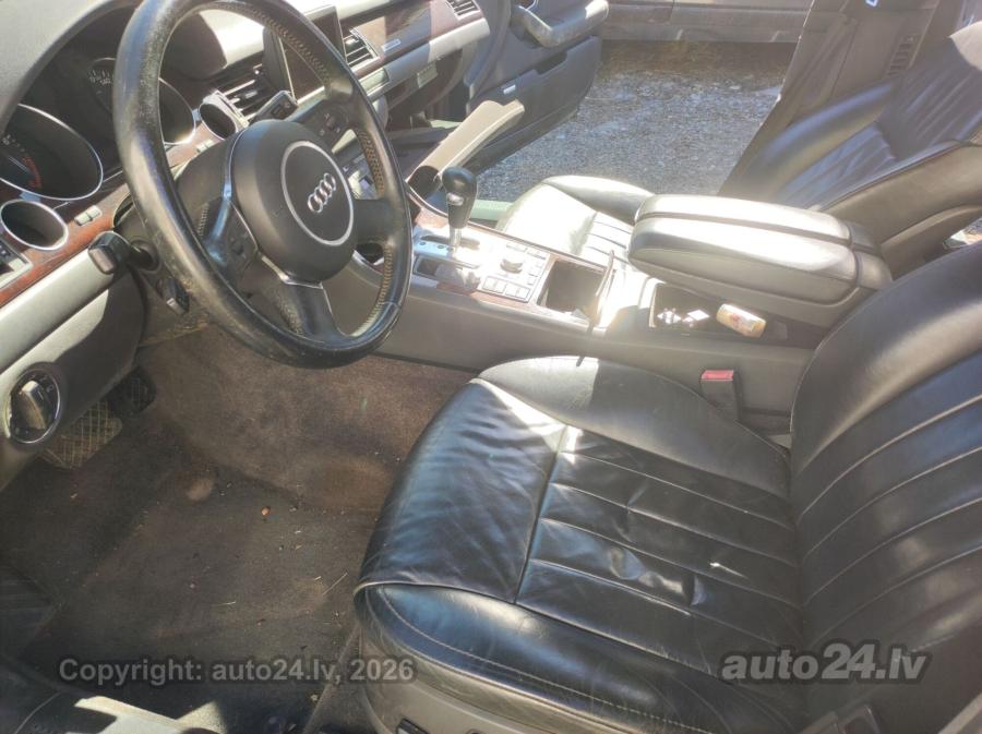 Черный Ауди А8 2003 в Таллин, объемом двигателя 4.20 л и пробегом 299 тыс. км за 1900 €, фото 6 на AUTOMOTO.COM.LV