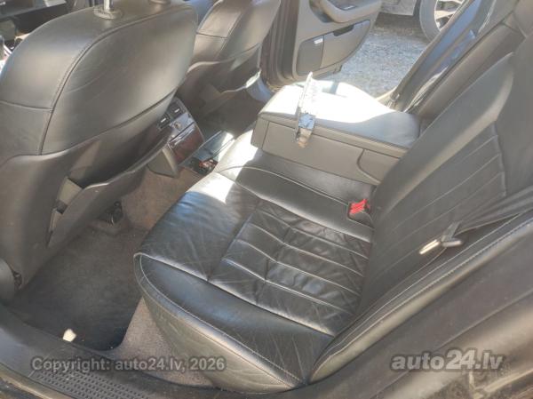 Черный Ауди А8 2003 в Таллин, объемом двигателя 4.20 л и пробегом 299 тыс. км за 1900 €, фото 7 на AUTOMOTO.COM.LV