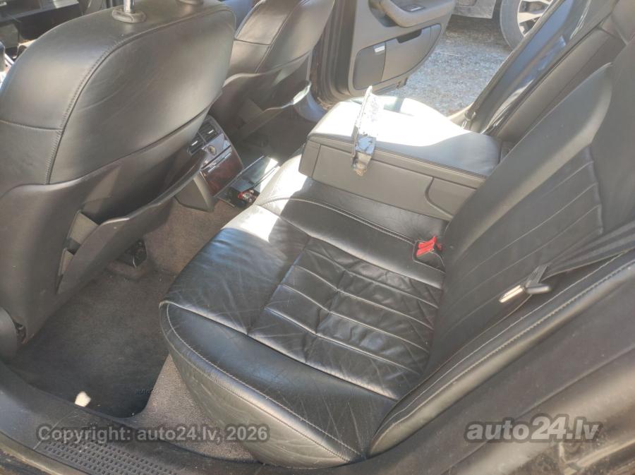 Черный Ауди А8 2003 в Таллин, объемом двигателя 4.20 л и пробегом 299 тыс. км за 1900 €, фото 8 на AUTOMOTO.COM.LV