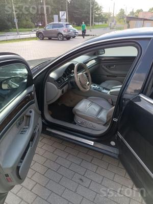Black Audi A8 2003 in Riga, with an engine capacity of 4.00 L and mileage of 340 thousand km for 3650 €, photo 5 on AUTOMOTO.COM.LV
