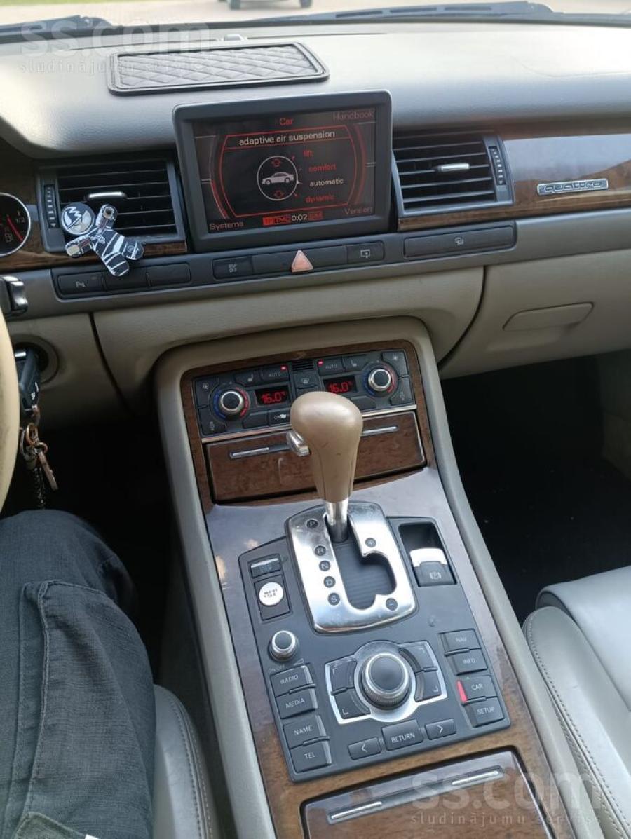 Black Audi A8 2003 in Riga, with an engine capacity of 4.00 L and mileage of 340 thousand km for 3650 €, photo 6 on AUTOMOTO.COM.LV