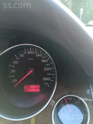 Black Audi A8 2003 in Riga, with an engine capacity of 4.00 L and mileage of 340 thousand km for 3650 €, photo 9 on AUTOMOTO.COM.LV