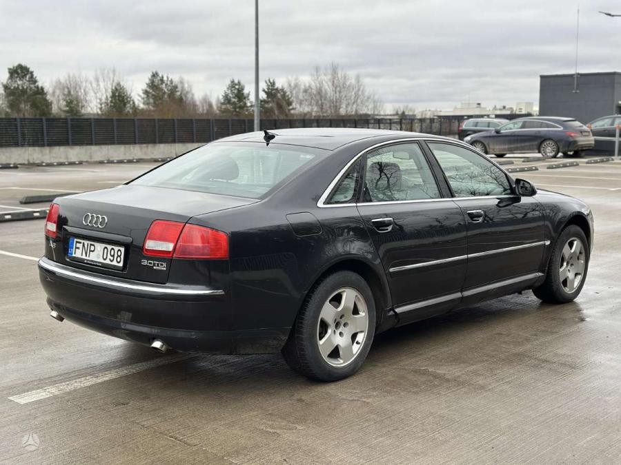 Melns Audi A8 2004 Viļņa, ar dzinēja tilpumu 2.97 L un nobraukumu 404 tūkst. km par 1500 €, foto 4 vietnē AUTOMOTO.COM.LV