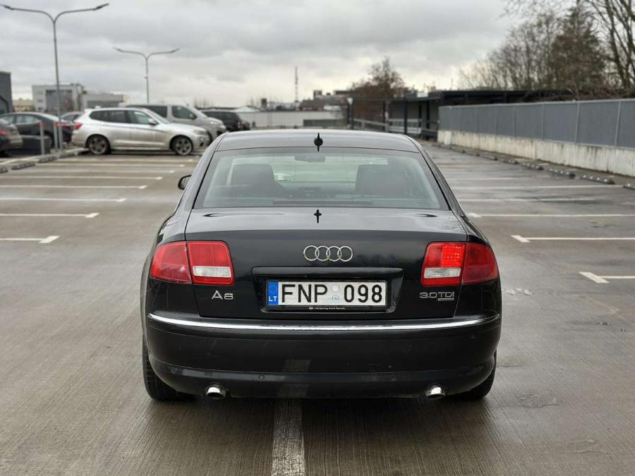 Melns Audi A8 2004 Viļņa, ar dzinēja tilpumu 2.97 L un nobraukumu 404 tūkst. km par 1500 €, foto 5 vietnē AUTOMOTO.COM.LV