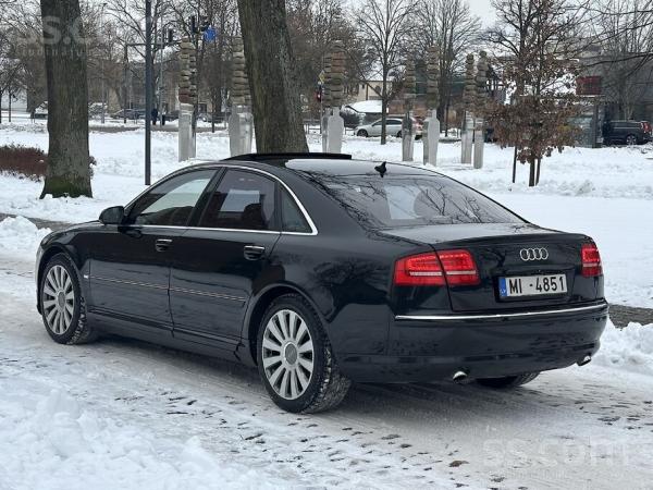 Black Audi A8 2004 in Jelgava, with an engine capacity of 4.00 L and mileage of 320 thousand km for 5950 €, photo 6 on AUTOMOTO.COM.LV