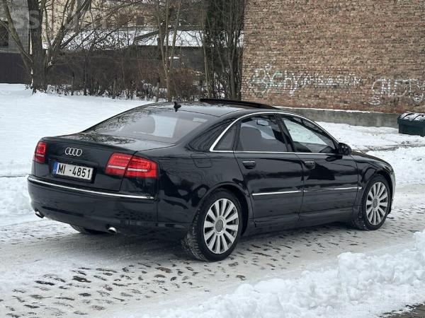 Black Audi A8 2004 in Jelgava, with an engine capacity of 4.00 L and mileage of 320 thousand km for 5950 €, photo 8 on AUTOMOTO.COM.LV